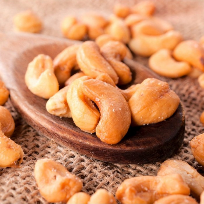 ΞΗΡΟΙ ΚΑΡΠΟΙ ΚΑΙ ΣΠΟΡΟΙ