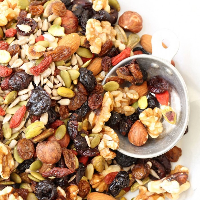 ΞΗΡΟΙ ΚΑΡΠΟΙ ΚΑΙ ΣΠΟΡΟΙ